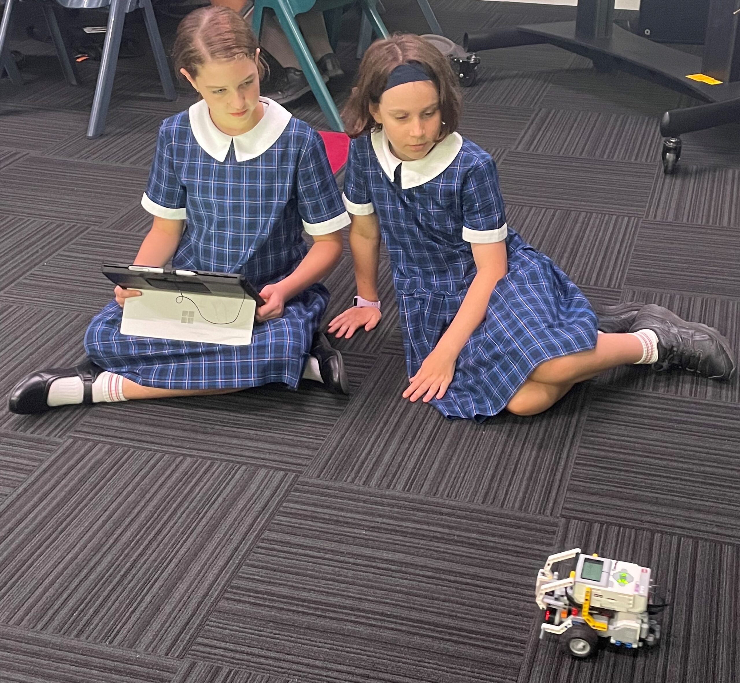 Taipan Roboneers: Week One High Tech Happiness - Canterbury College