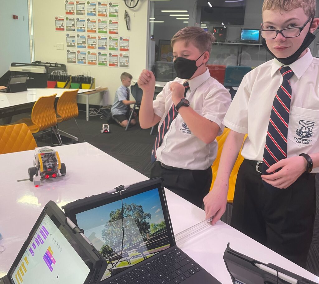Taipan Roboneers: Week One High Tech Happiness - Canterbury College