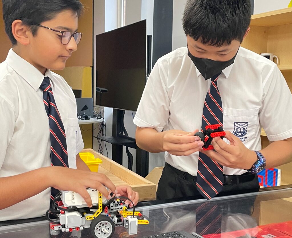 Taipan Roboneers: Practicing To Be Future Programmers - Canterbury College
