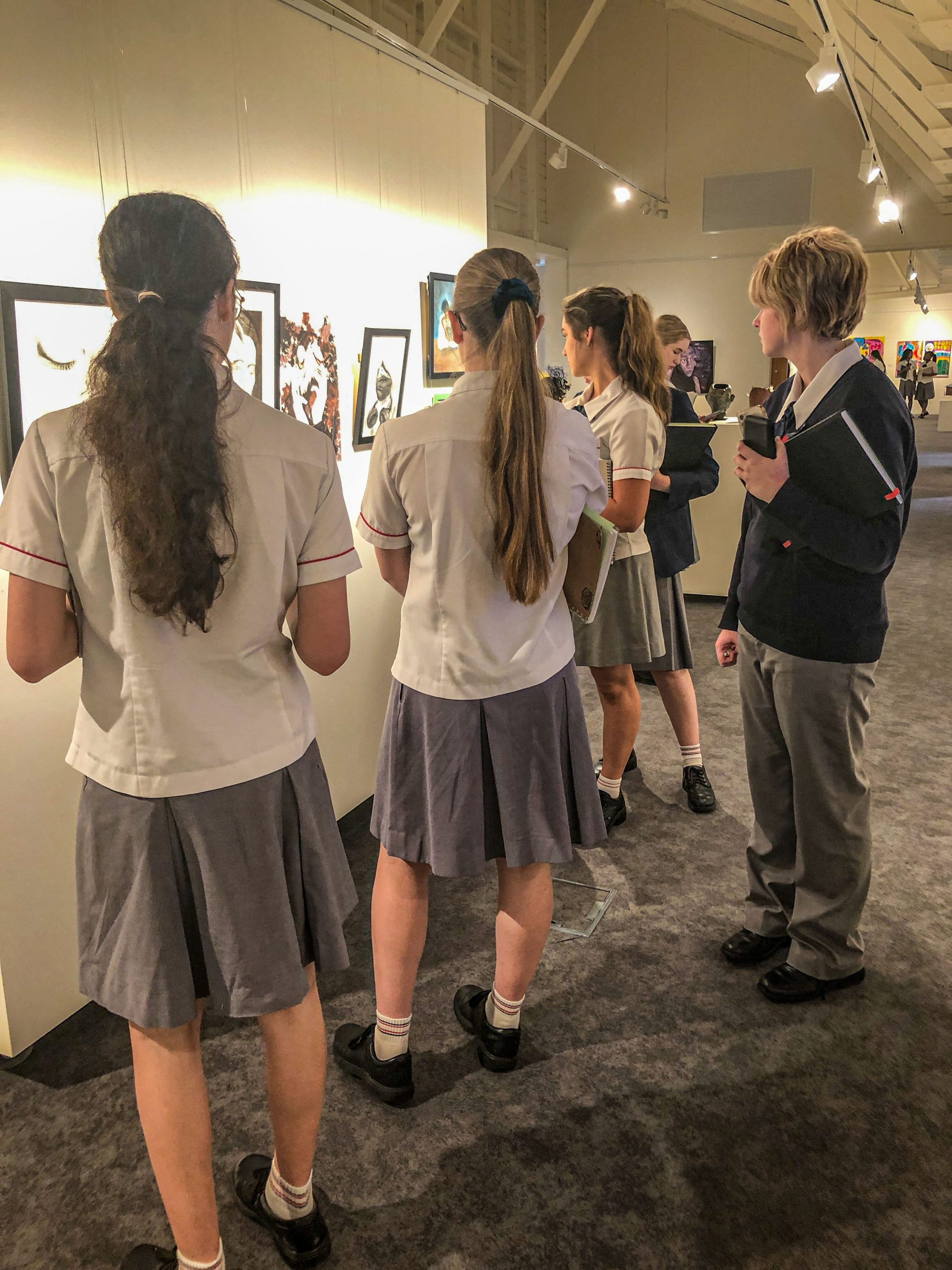 Last Friday's Year 11 Senior Visual Art Stimulus Excursion | Logan Art ...